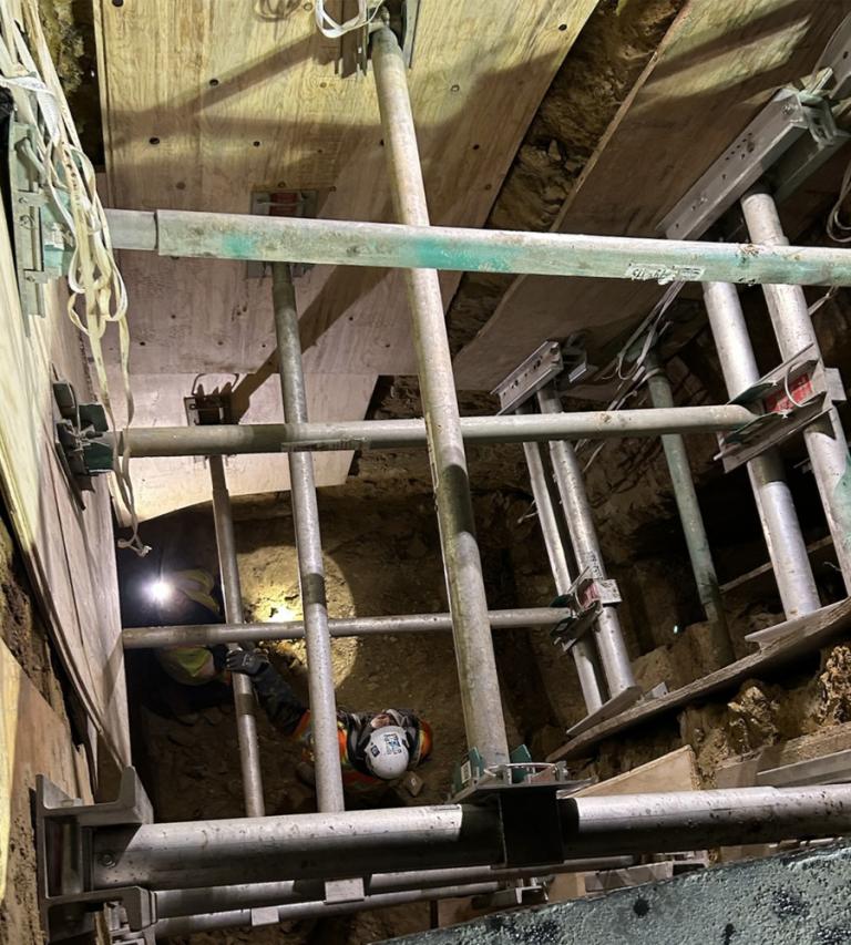 Aluminum Hydraulic Shores - Trench Shoring Company - Shoring, Trench ...