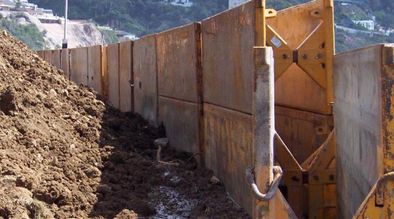Steel Trench Shields & Manhole Boxes - Trench Shoring Company - Shoring ...