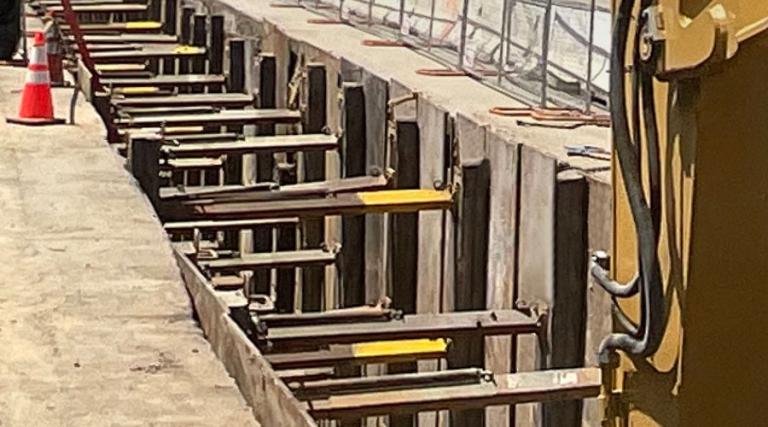 Timber-Mounted Hydraulic Shores - Trench Shoring Company - Shoring ...